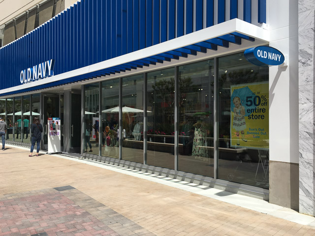 Old Navy Opens in Broadway Plaza – Beyond the Creek